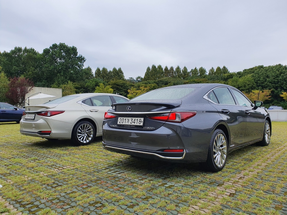 [포토] '더 완벽해져 돌아왔다!' 100장의 사진으로 살펴본 렉서스 '뉴 ES300h'