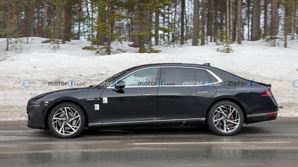 “레벨 3 자율주행 구현” 제네시스, '신형 G90' 위장막 포착. 올 상반기 출시