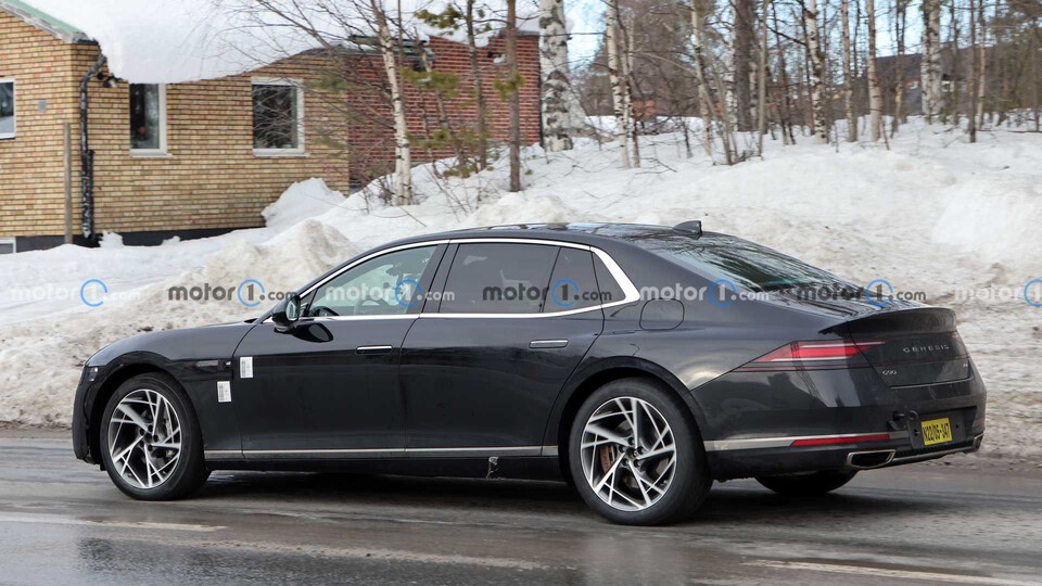 “레벨 3 자율주행 구현” 제네시스, '신형 G90' 위장막 포착. 올 상반기 출시