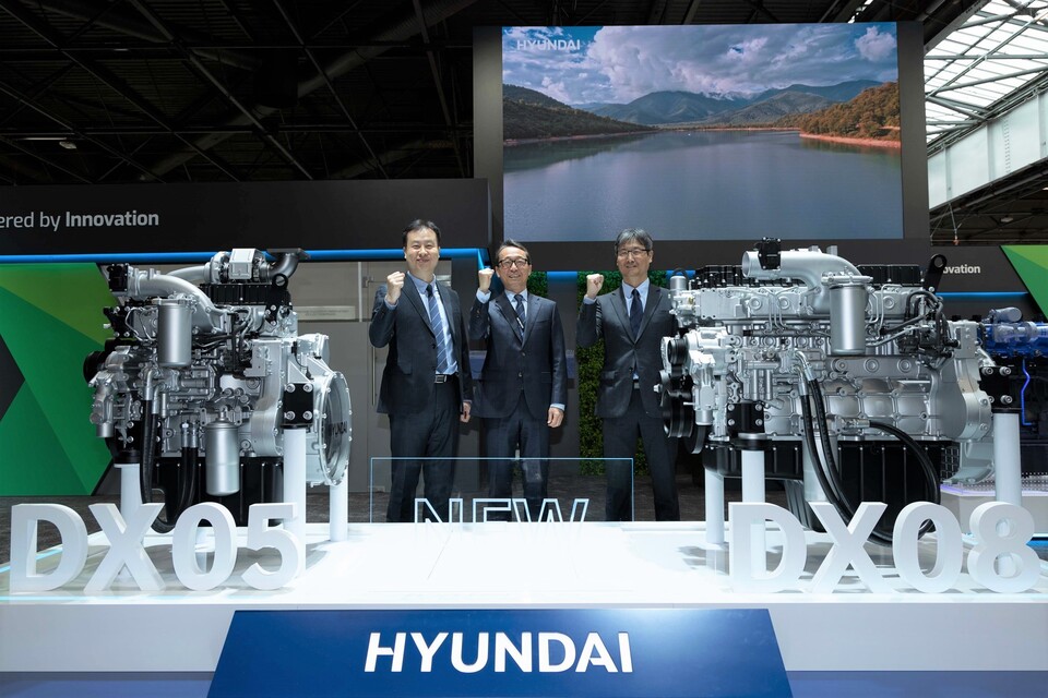 HD현대인프라코어, 인터마트 2024'에서 친환경 신형 엔진 "HYUNDAI" 공개