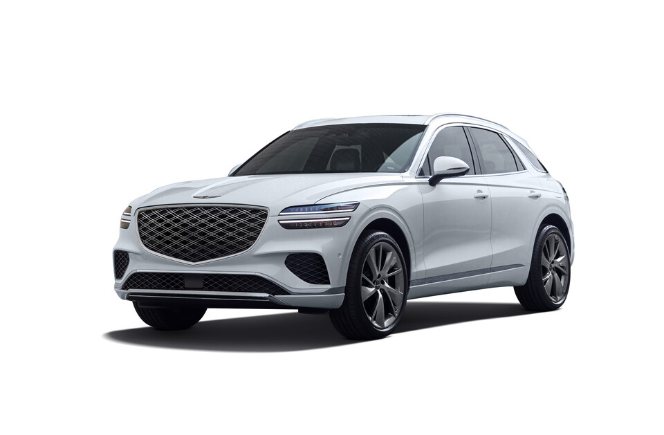 "날개와 삼각별 선택은?" 제네시스 GV70 부분변경 VS 벤츠 GLC 살펴보니