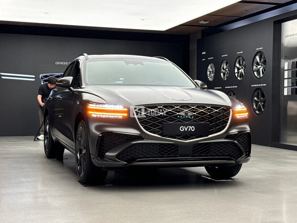 "GLC·X3보다 멋져" 더 완벽한 디자인으로 컴백한 제네시스 'GV70 스포츠 패키지'