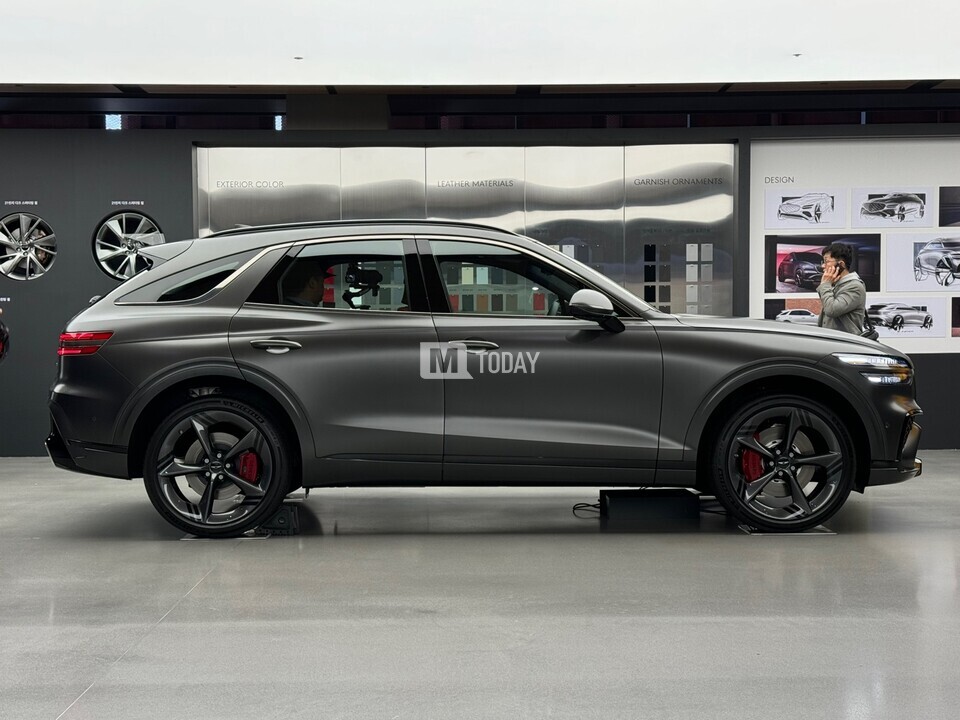 "GLC·X3보다 멋져" 더 완벽한 디자인으로 컴백한 제네시스 'GV70 스포츠 패키지'