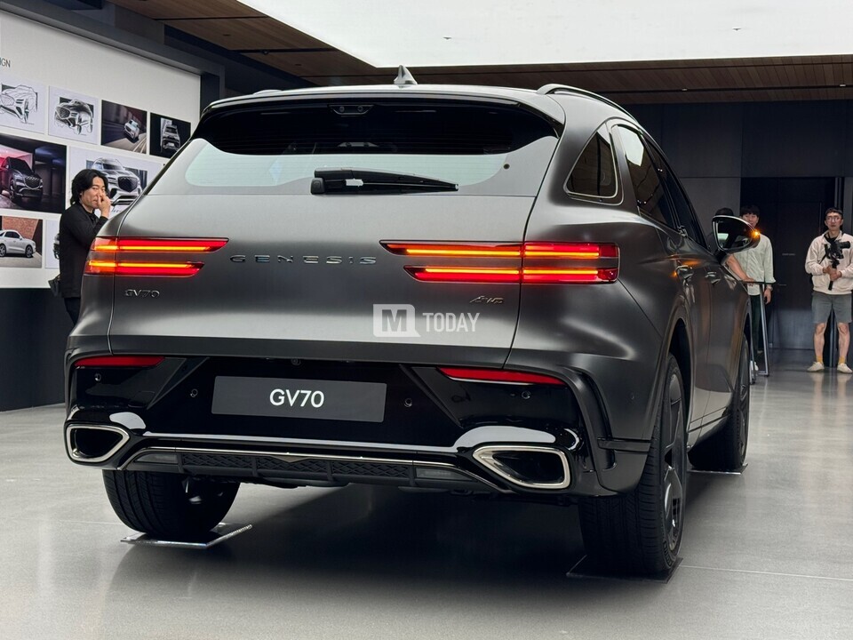 "GLC·X3보다 멋져" 더 완벽한 디자인으로 컴백한 제네시스 'GV70 스포츠 패키지'