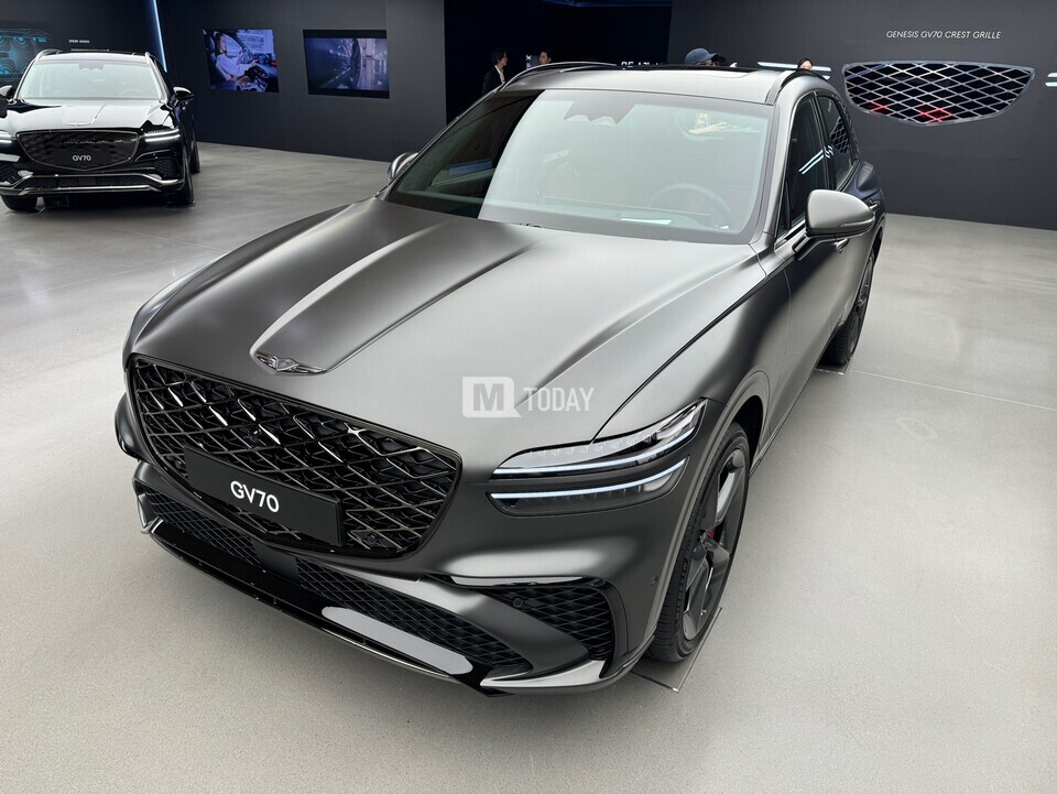 "GLC·X3보다 멋져" 더 완벽한 디자인으로 컴백한 제네시스 'GV70 스포츠 패키지'