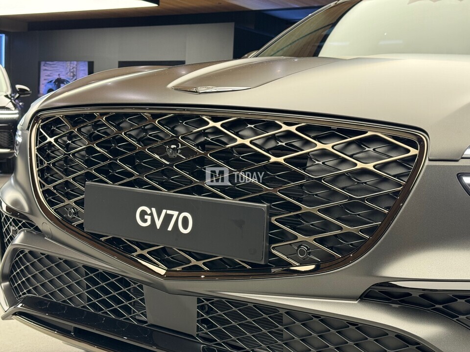 "GLC·X3보다 멋져" 더 완벽한 디자인으로 컴백한 제네시스 'GV70 스포츠 패키지'