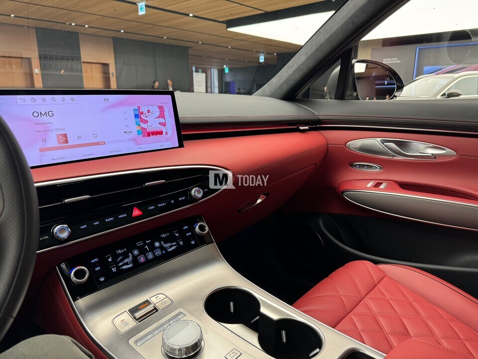 "GLC·X3보다 멋져" 더 완벽한 디자인으로 컴백한 제네시스 'GV70 스포츠 패키지'