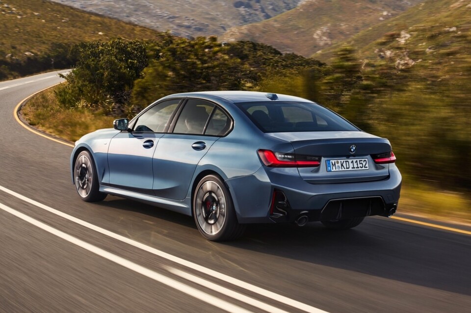 "얼마나 달라졌을까?" BMW, 상품성 강화된 '3시리즈' 2차 페이스리프트 모델 공개