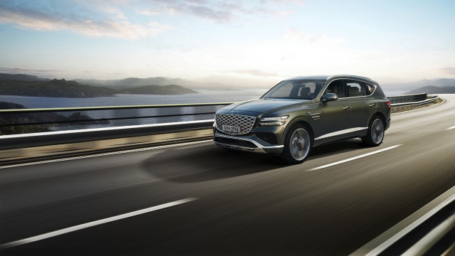 2026년 출시 예정이던 제네시스 GV80 2세대 전기차, 최대 2년 연기된다