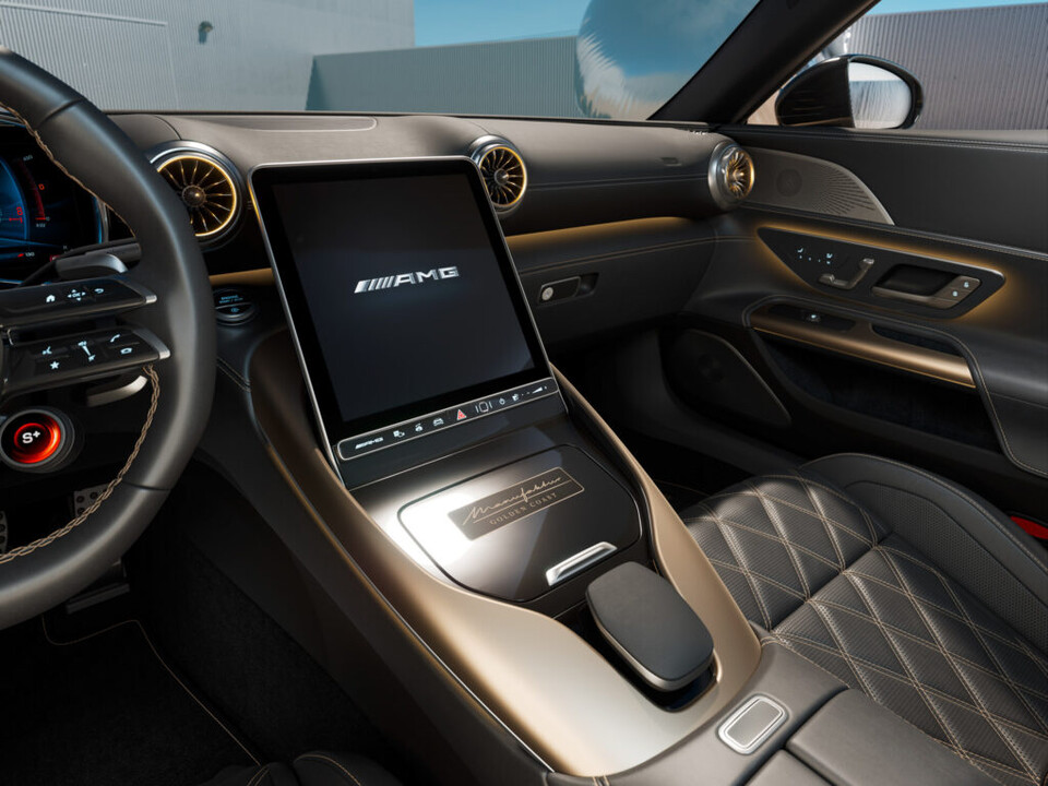 "황금빛으로 물들다" 메르세데스-AMG, 100대 한정 'SL63 마누팍투어 골든 코스트' 공개