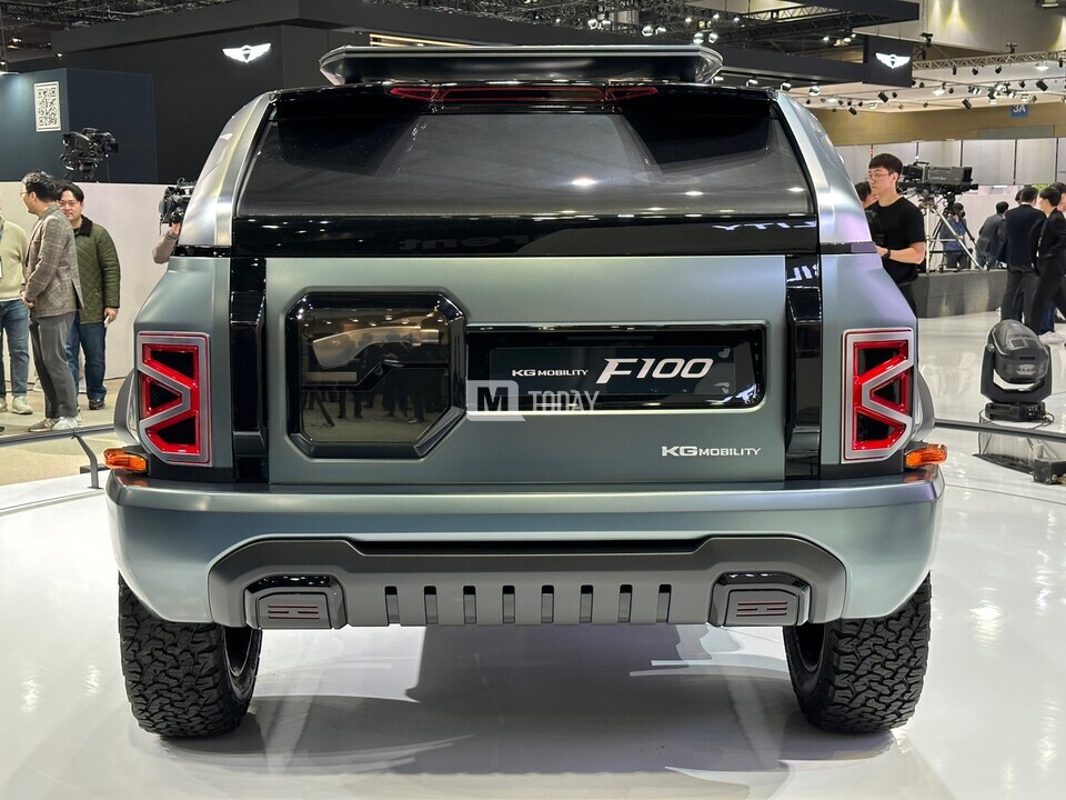 이대로 출시됐으면... 일산에 등장한 KGM 렉스턴 후속 전기차 'F100', 특징 살펴보니