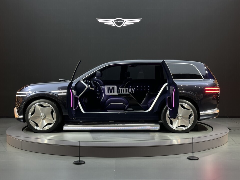 "양산형도 B필러 삭제될까?" 제네시스, 럭셔리 전기 SUV 'GV90' 미리보기