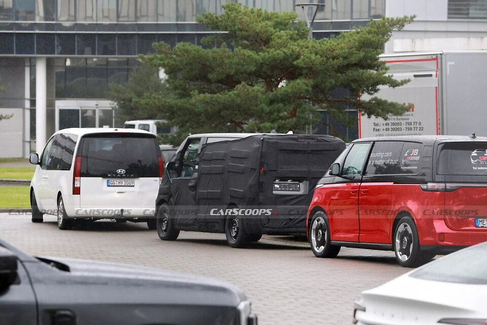 "스타리아·ST1보다 괜찮은데?" 기아, 양산형 PBV 모델 'PV5' 테스트카 포착. 특징은?