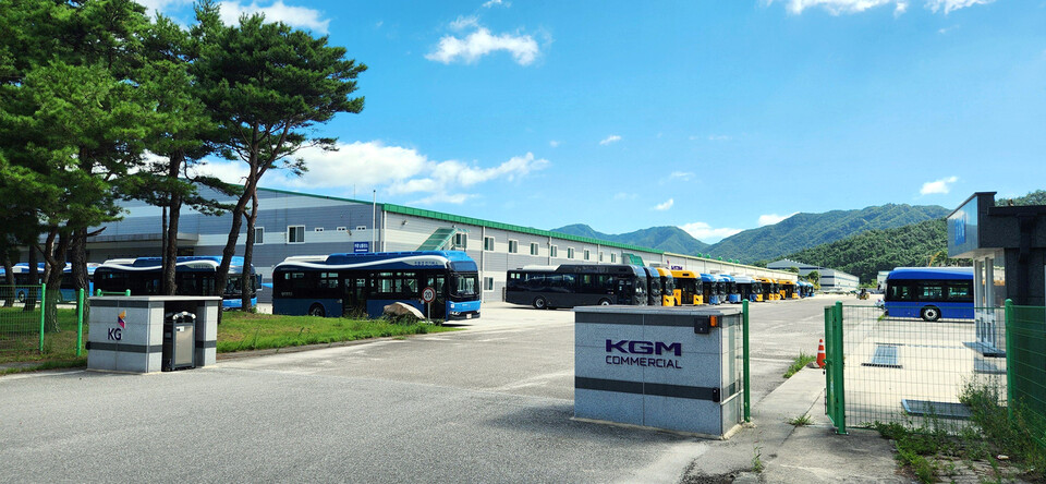 전기버스 확고한 2위 구축한 KGM 커머셜, 1년 만에 300대 예약 확보