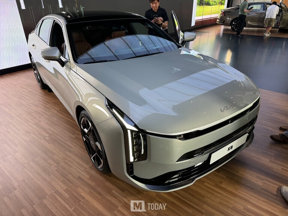 [포토] "그랜저 큰일났네" 3년 만에 파격 변신한 기아 'K8 페이스리프트'