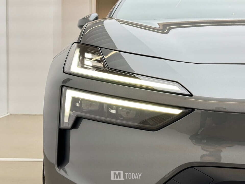 10월 고객 인도 앞둔 쿠페형 전기 SUV '폴스타 4', 주요 특징은 무엇?