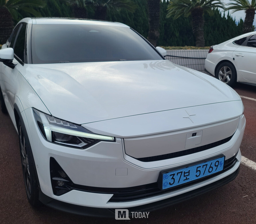 10월 고객 인도 앞둔 쿠페형 전기 SUV '폴스타 4', 주요 특징은 무엇?