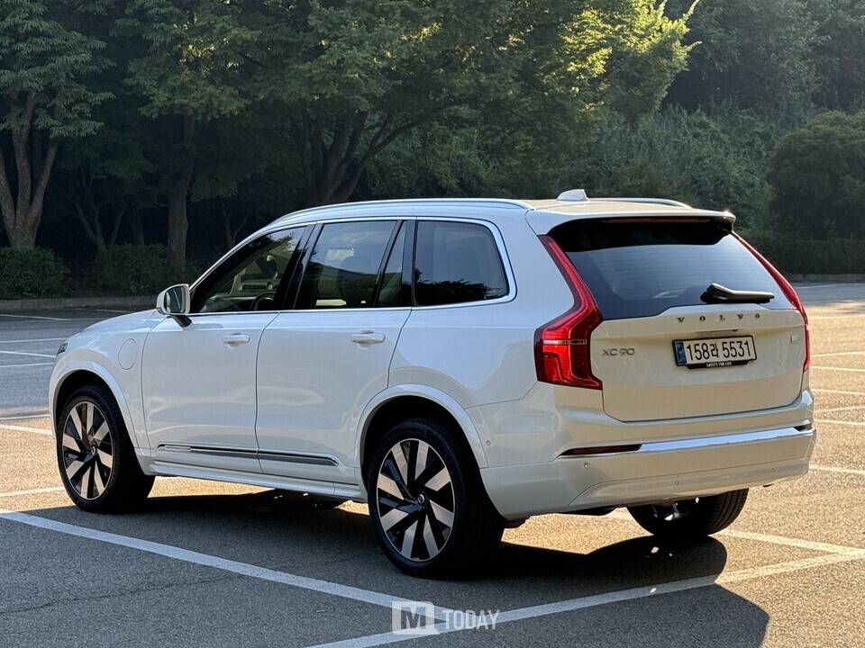 볼보 'XC90', IIHS서 5년 연속 톱세이프티픽플러스 받았으면 안전성은 확실히 보장
