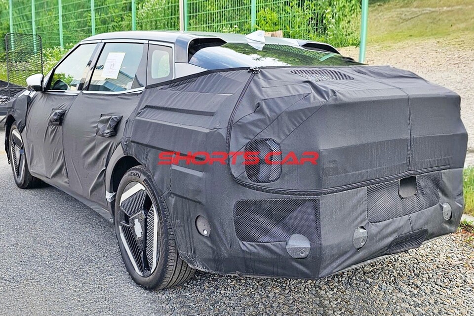 "단종된 K3 대체한다" 기아, 전기 세단 'EV4' 출격 준비. 예상가격은?