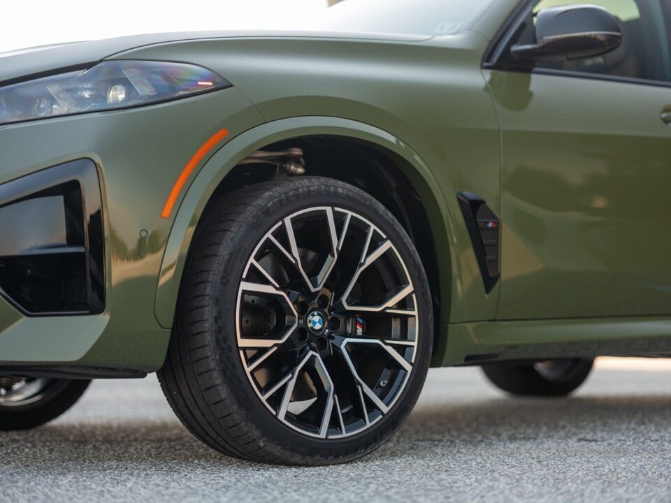 수리 받았는데 또 문제가? BMW, 브레이크 결함 '5시리즈·XM' 등 1만여대 추가 리콜