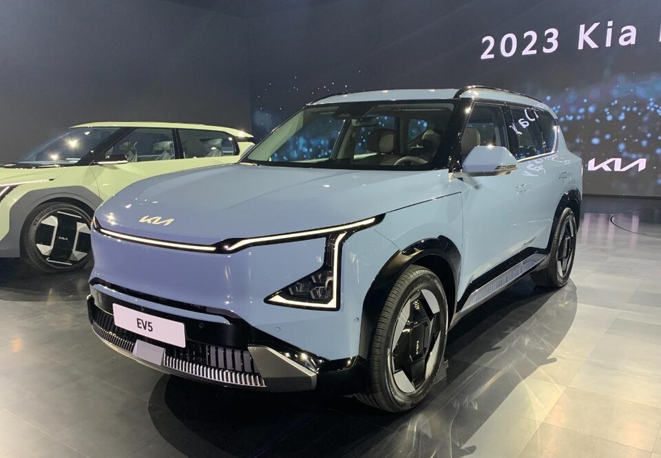"스포티지급 전기 SUV" 기아, 'EV5' 국내 포착. NCM 배터리 탑재