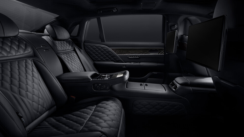 제네시스, 고급감 극대화한 ‘G90 롱휠베이스 블랙’ 출시... 가격은 1억 7,377만원