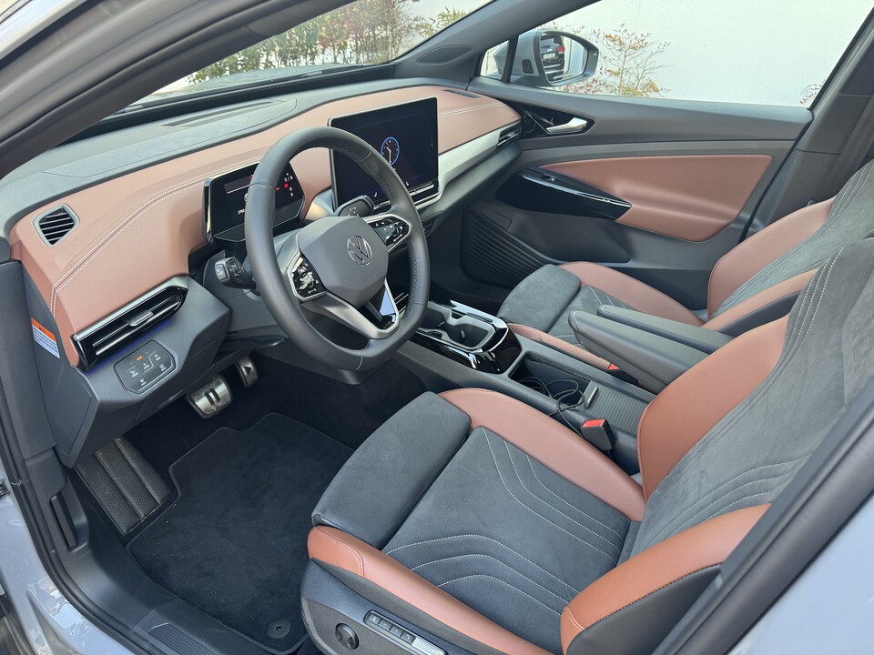 [Test Drive ] Volkswagen ID.5, design. interior space utilization is ...