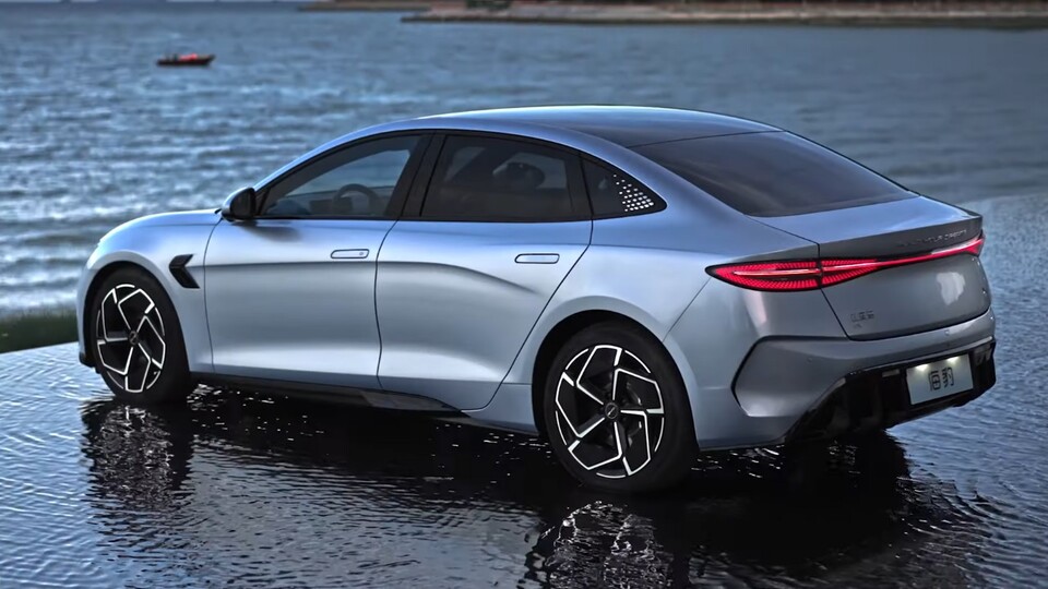 BYD Korea Unveils SEAL Electric Sedan at 2025 Seoul Mobility Show ...