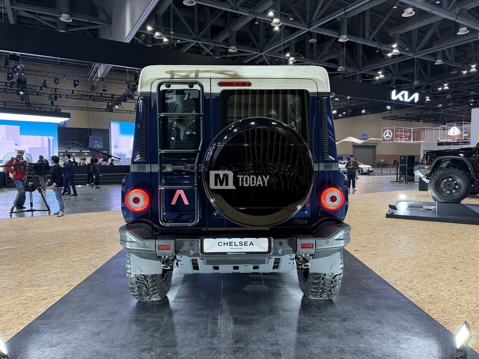 INEOS Automotive and Chelsea Truck Company Reveal Customized Grenadier ...