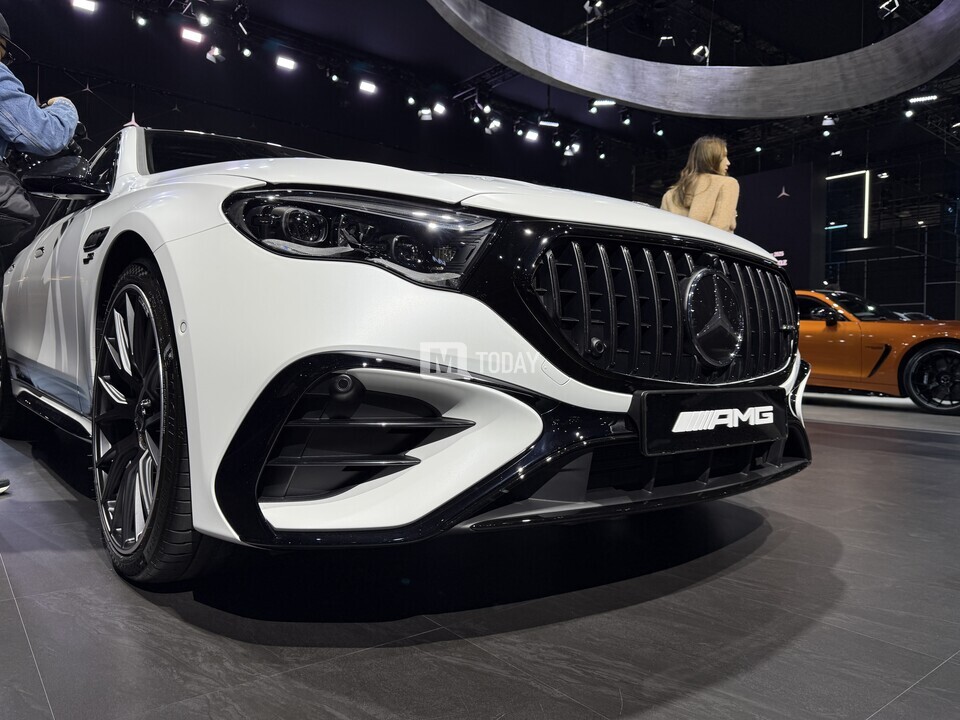 Mercedes-Benz Korea Debuts Limited-Run AMG E 53 Hybrid EDITION 1 at ...