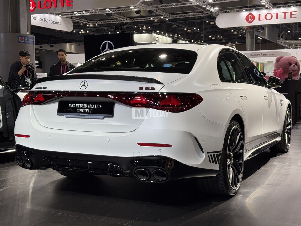 Mercedes-Benz Korea Debuts Limited-Run AMG E 53 Hybrid EDITION 1 at ...