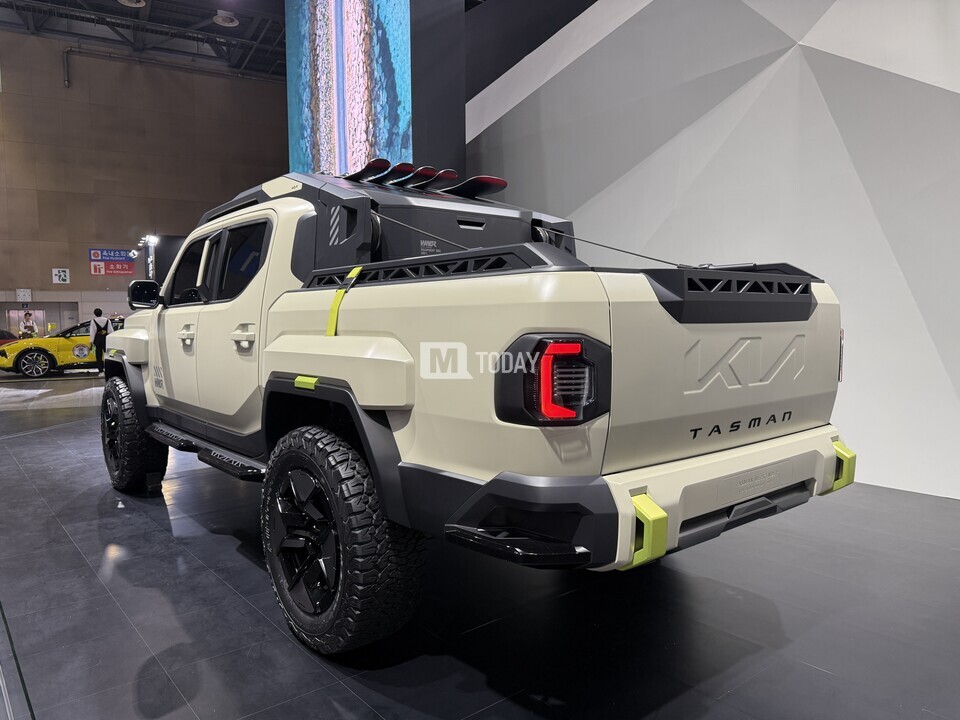 Kia Unveils ‘Tasman Weekender’ Concept Pickup at 2025 Seoul Mobility ...