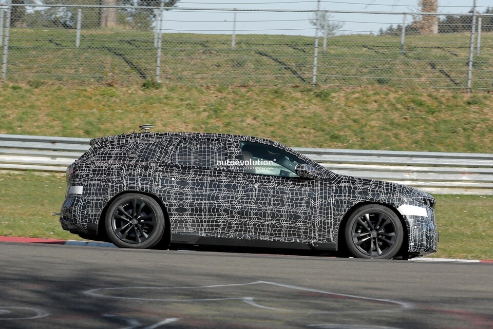 비전 노이어 클라쎄 X 계승한 BMW 'iX3 풀체인지', 9월 IAA 2025서 첫 등장?