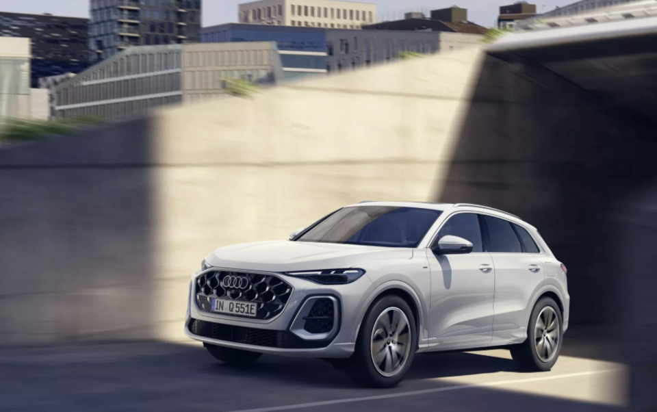 아우디, 최대 100km 주행 가능한 신형 Q5 플러그인 하이브리드 공개...국내 출시 여부는?