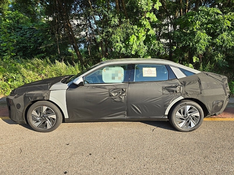 "아반떼의 역대급 변신" 현대차, 준중형 세단 '아반떼 풀체인지(CN8)' 포착