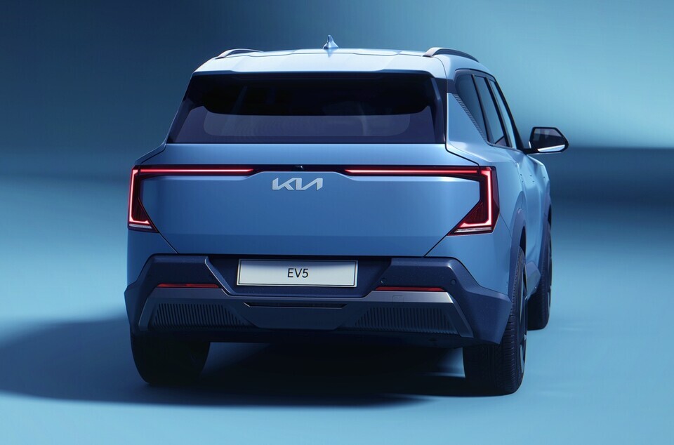 "스포티지보다 매력적" 기아, 전기 SUV 'EV5' 출시 임박. 예상 가격은 얼마?