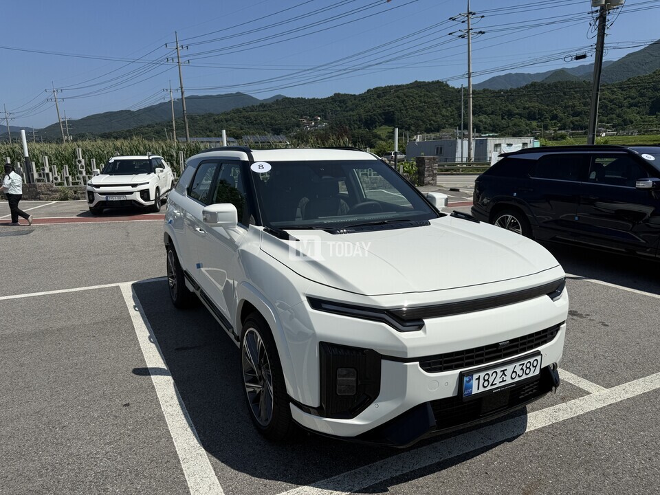 액티언 HEV·무쏘 EV 인기로 극복! KGM, 8월 총 판매 8,860대 기록. 전년 比 9% 성장