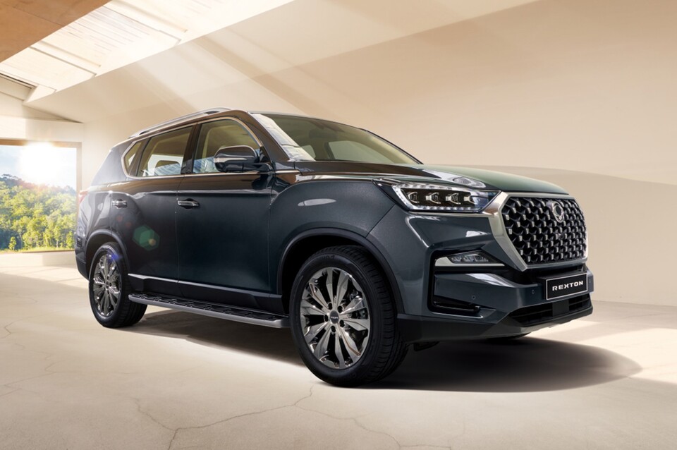 액티언 HEV·무쏘 EV 인기로 극복! KGM, 8월 총 판매 8,860대 기록. 전년 比 9% 성장