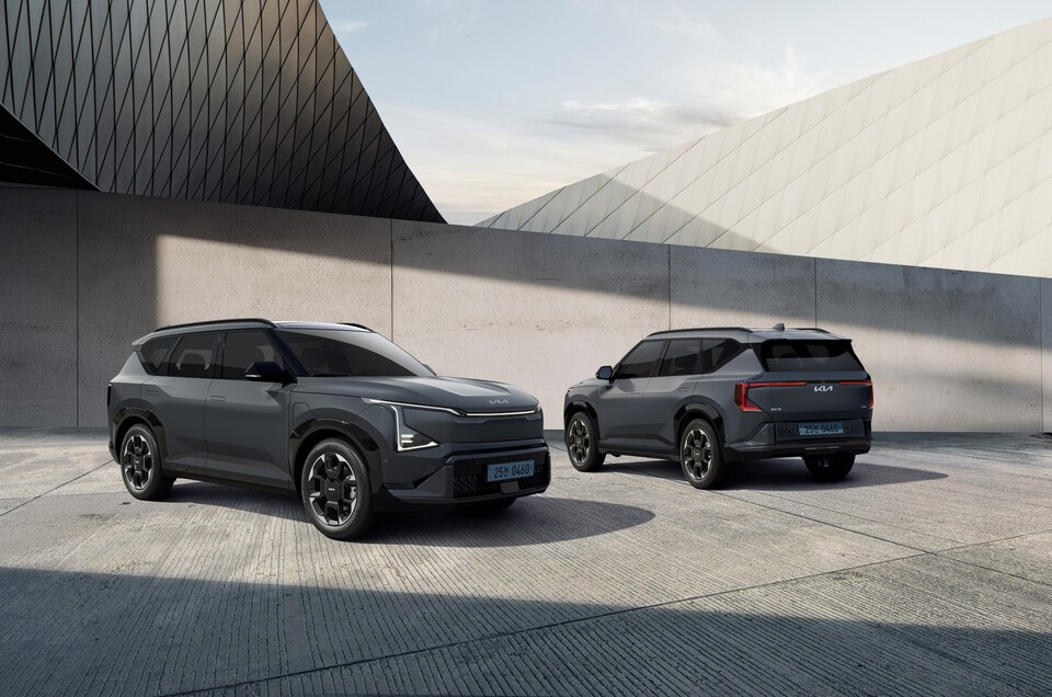 "1회 충전 460km 주행" 기아, '더 기아 EV5' 국내 최초 공개. 가격은 4,855만원부터