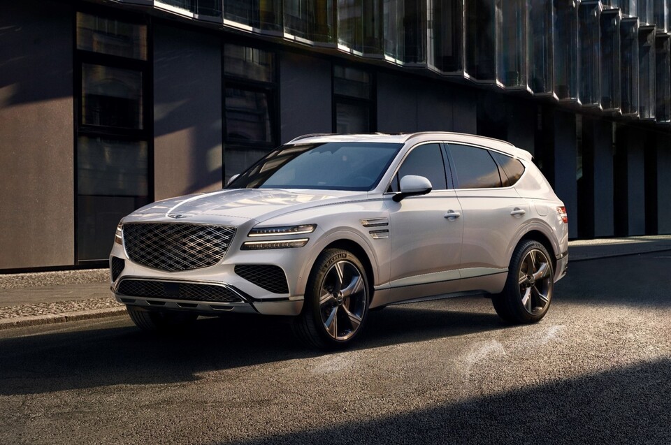 제네시스, 두자릿수 판매 감소. 연식변경 200만원 인상 G80, 벤츠 E클래스보다 비싸졌다