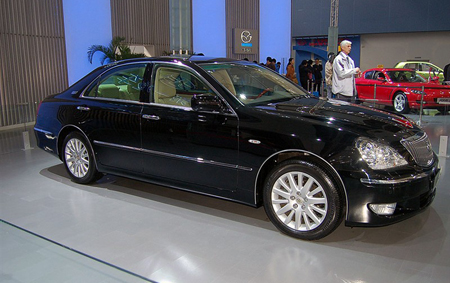 중국 최초의 자동차회사 홍기가 만든 HQ3 세단