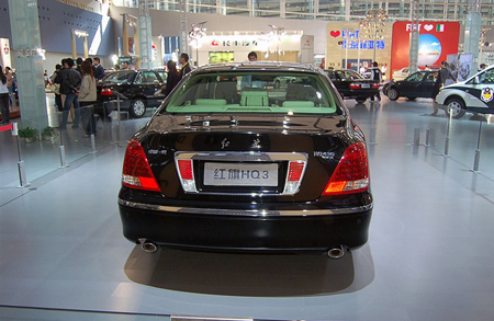 중국 최초의 자동차회사 홍기가 만든 HQ3 세단